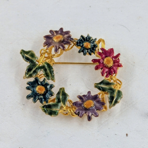 Enamel Christmas Wreath Brooch | Jewelry | Vintage Wreath Brooch Pin ...